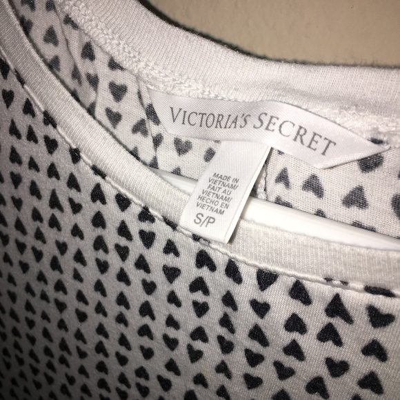 Victoria's Secret | Tops | Euc Victorias Secret Small Heart Crew Neck ...